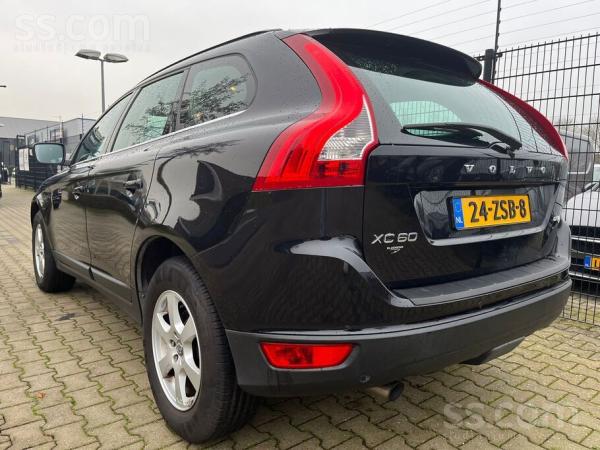 Black Volvo XC60 2012 in Jelgava, with an engine capacity of 2.00 L and mileage of 117 thousand km for 11990 €, photo 8 on AUTOMOTO.COM.LV