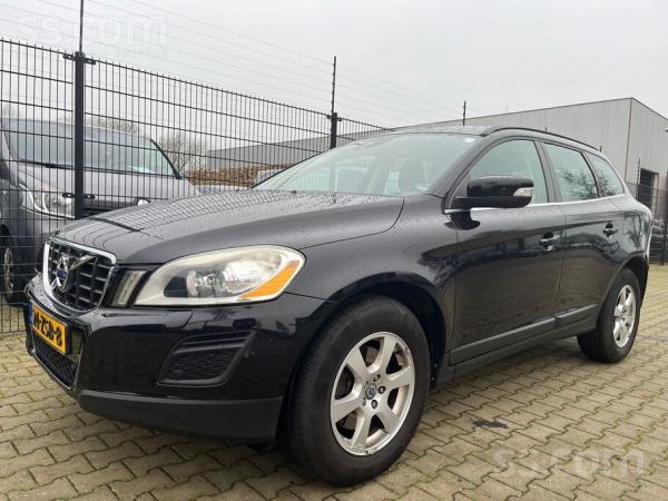 Black Volvo XC60 2012 in Jelgava, with an engine capacity of 2.00 L and mileage of 117 thousand km for 11990 €, photo 10 on AUTOMOTO.COM.LV