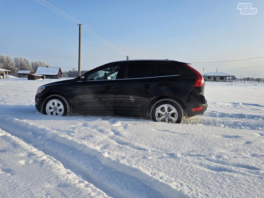 Melns Volvo XC60 2012 Širvintos, ar dzinēja tilpumu 3.00 L un nobraukumu 163 tūkst. km par 9950 €, foto 2 vietnē AUTOMOTO.COM.LV