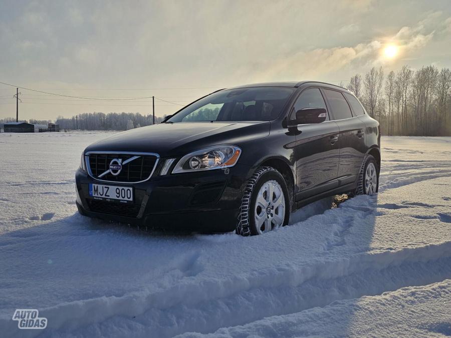 Melns Volvo XC60 2012 Širvintos, ar dzinēja tilpumu 3.00 L un nobraukumu 163 tūkst. km par 9950 €, foto 3 vietnē AUTOMOTO.COM.LV