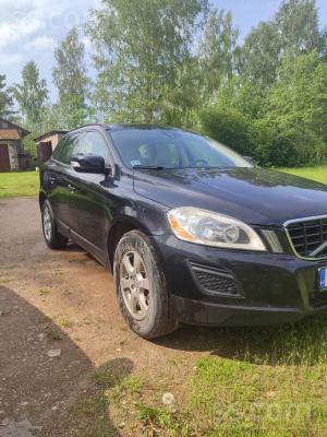 Black Volvo XC60 2012 in Cesis, with an engine capacity of 2.00 L and mileage of 296 thousand km for 9300 €, photo 6 on AUTOMOTO.COM.LV