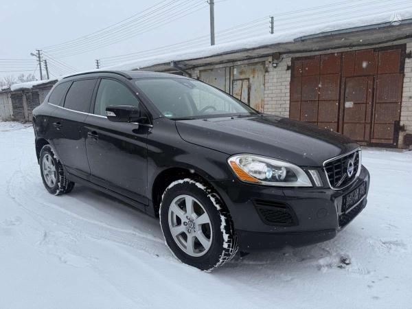Black Volvo XC60 2012 in Marijampole, with an engine capacity of 2.40 L and mileage of 265 thousand km for 7950 €, photo 2 on AUTOMOTO.COM.LV