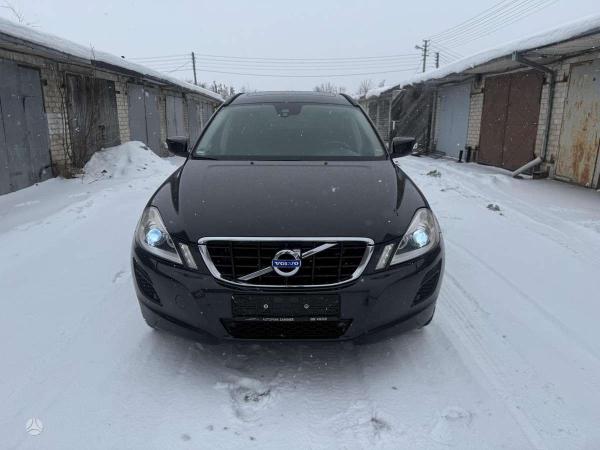 Black Volvo XC60 2012 in Marijampole, with an engine capacity of 2.40 L and mileage of 265 thousand km for 7950 €, photo 8 on AUTOMOTO.COM.LV