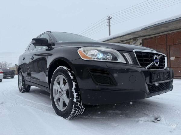 Melns Volvo XC60 2012 Marijampole, ar dzinēja tilpumu 2.40 L un nobraukumu 265 tūkst. km par 7950 €, foto 10 vietnē AUTOMOTO.COM.LV