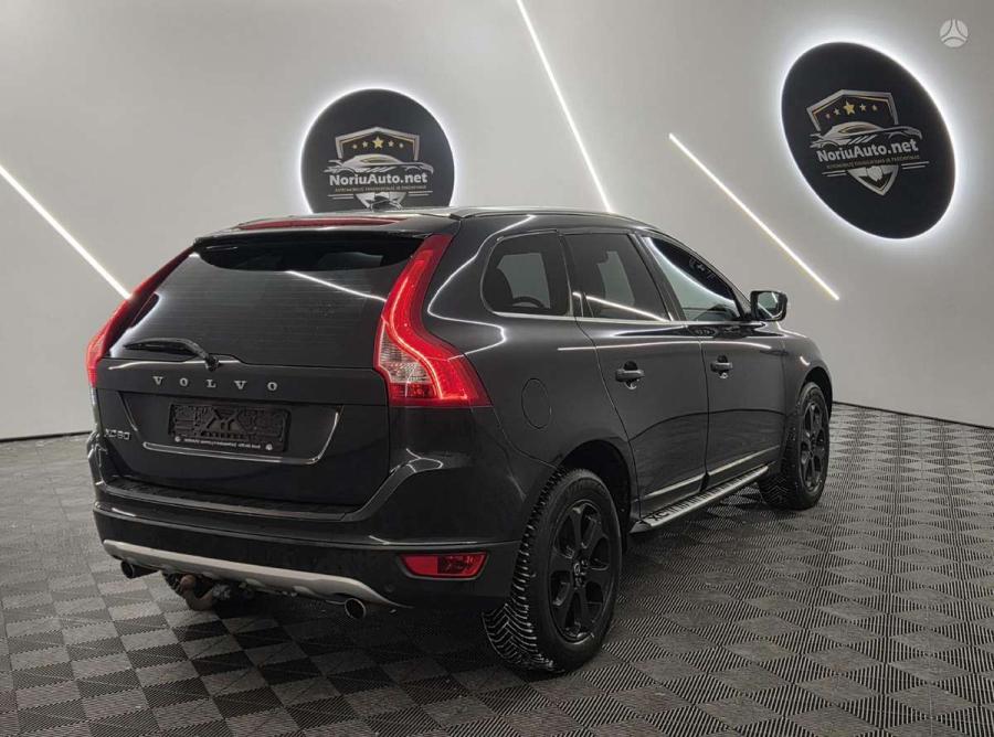 Black Volvo XC60 2012 in Marijampole, with an engine capacity of 2.40 L and mileage of 269 thousand km for 9999 €, photo 27 on AUTOMOTO.COM.LV