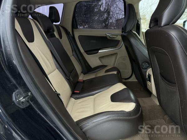 Melns Volvo XC60 2012 Tukums, ar dzinēja tilpumu 2.40 L un nobraukumu 314 tūkst. km par 6500 €, foto 7 vietnē AUTOMOTO.COM.LV