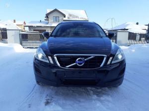 Black Volvo XC60 2012 in Siauliai, with an engine capacity of 2.40 L and mileage of 270 thousand km for 8900 €, photo 2 on AUTOMOTO.COM.LV