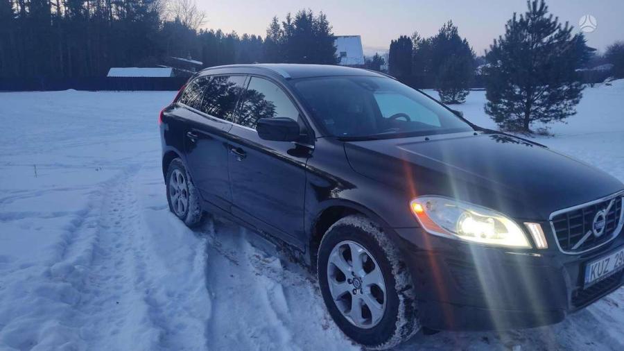 Melns Volvo XC60 2012 Ukmergė, ar dzinēja tilpumu 2.40 L un nobraukumu 259 tūkst. km par 110 €, foto 2 vietnē AUTOMOTO.COM.LV