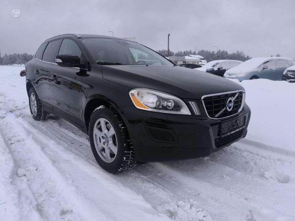Melns Volvo XC60 2012 Utena, ar dzinēja tilpumu 2.40 L un nobraukumu 317 tūkst. km par 9650 €, foto 3 vietnē AUTOMOTO.COM.LV