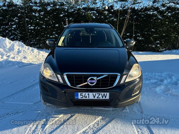 Melns Volvo XC60 2012 Paide, ar dzinēja tilpumu 2.00 L un nobraukumu 293 tūkst. km par 9690 €, foto 3 vietnē AUTOMOTO.COM.LV