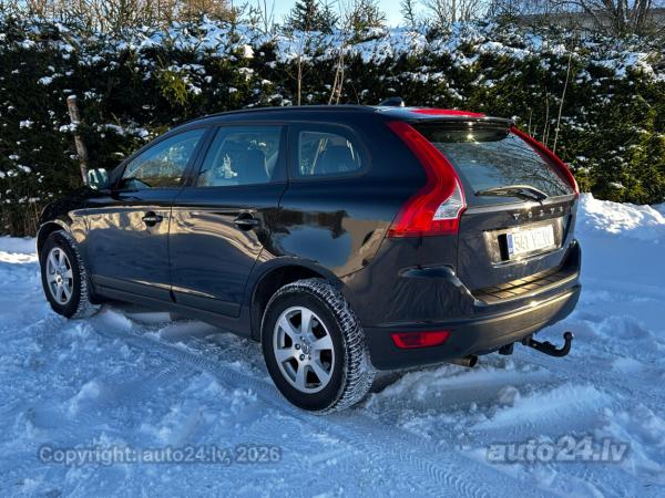 Melns Volvo XC60 2012 Paide, ar dzinēja tilpumu 2.00 L un nobraukumu 293 tūkst. km par 9690 €, foto 5 vietnē AUTOMOTO.COM.LV