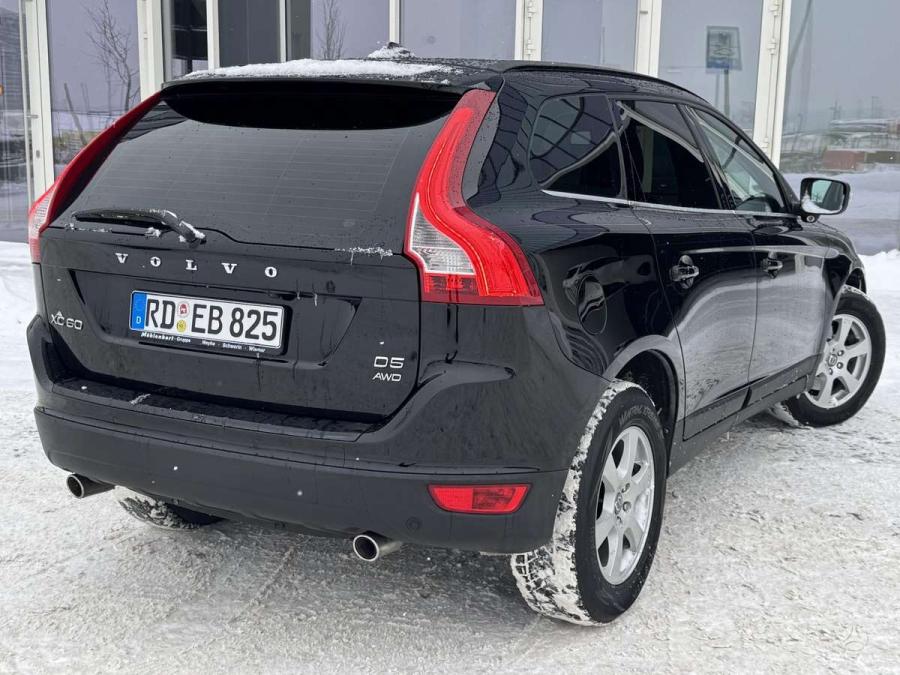 Melns Volvo XC60 2012 Viļņa, ar dzinēja tilpumu 2.40 L un nobraukumu 268 tūkst. km par 9850 €, foto 7 vietnē AUTOMOTO.COM.LV
