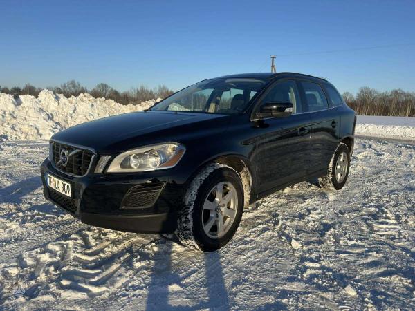 Black Volvo XC60 2012 in Raseiniai, with an engine capacity of 2.00 L and mileage of 246 thousand km for 8400 €, photo 2 on AUTOMOTO.COM.LV