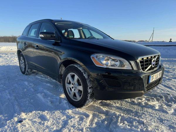 Black Volvo XC60 2012 in Raseiniai, with an engine capacity of 2.00 L and mileage of 246 thousand km for 8400 €, photo 8 on AUTOMOTO.COM.LV