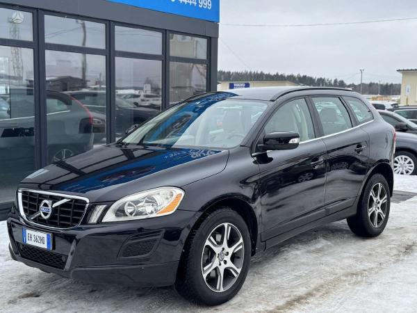 Black Volvo XC60 2012 in Vilnius, with an engine capacity of 2.40 L and mileage of 225 thousand km for 9350 €, photo 1 on AUTOMOTO.COM.LV