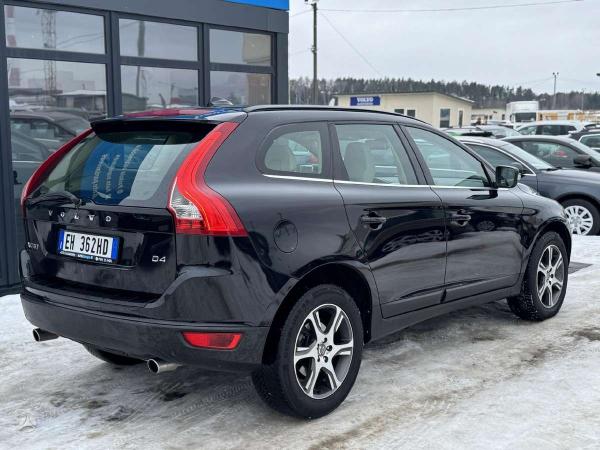 Black Volvo XC60 2012 in Vilnius, with an engine capacity of 2.40 L and mileage of 225 thousand km for 9350 €, photo 4 on AUTOMOTO.COM.LV