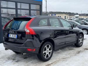 Black Volvo XC60 2012 in Vilnius, with an engine capacity of 2.40 L and mileage of 225 thousand km for 9350 €, photo 4 on AUTOMOTO.COM.LV