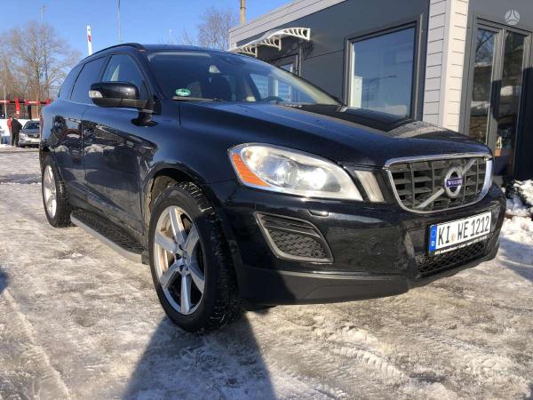 Black Volvo XC60 2012 in Klaipeda, with an engine capacity of 2.40 L and mileage of 263 thousand km for 8950 €, photo 2 on AUTOMOTO.COM.LV