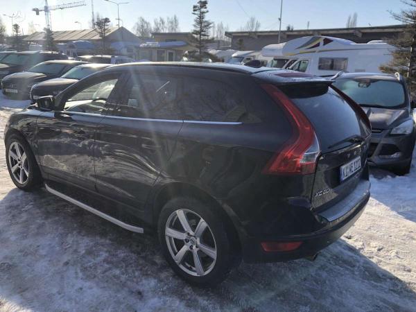 Black Volvo XC60 2012 in Klaipeda, with an engine capacity of 2.40 L and mileage of 263 thousand km for 8950 €, photo 5 on AUTOMOTO.COM.LV