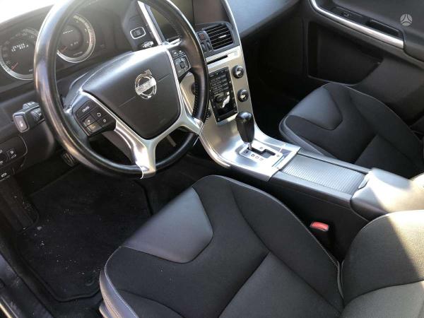 Melns Volvo XC60 2012 Klaipėda, ar dzinēja tilpumu 2.40 L un nobraukumu 263 tūkst. km par 8950 €, foto 11 vietnē AUTOMOTO.COM.LV