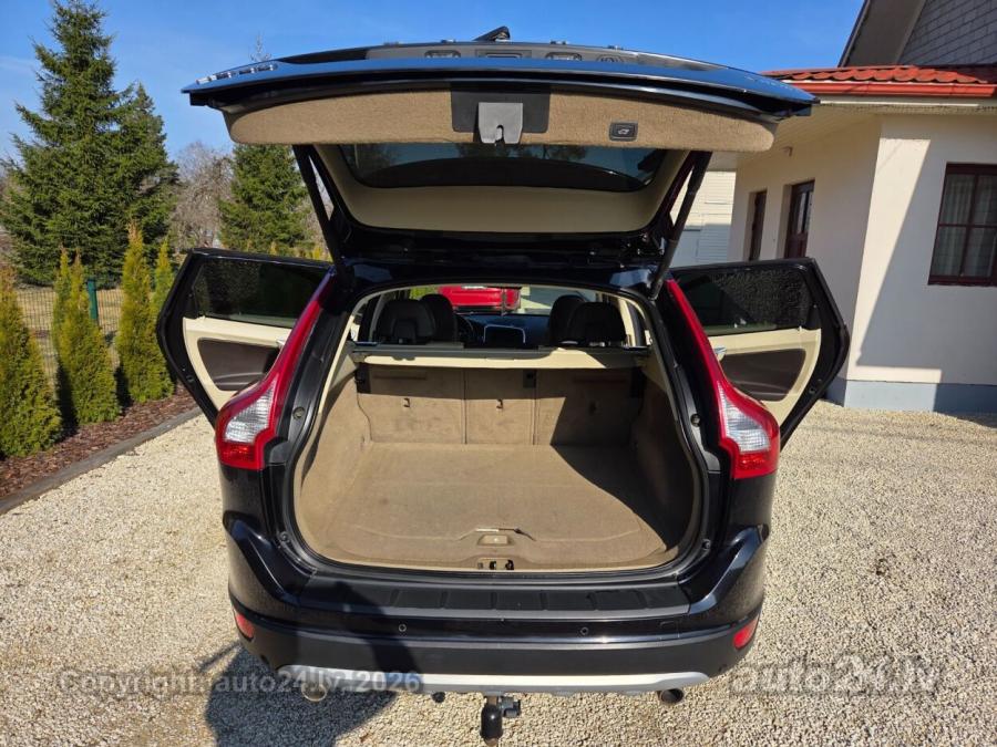 Melns Volvo XC60 2012 Tallina, ar dzinēja tilpumu 2.40 L un nobraukumu 331 tūkst. km par 9950 €, foto 11 vietnē AUTOMOTO.COM.LV