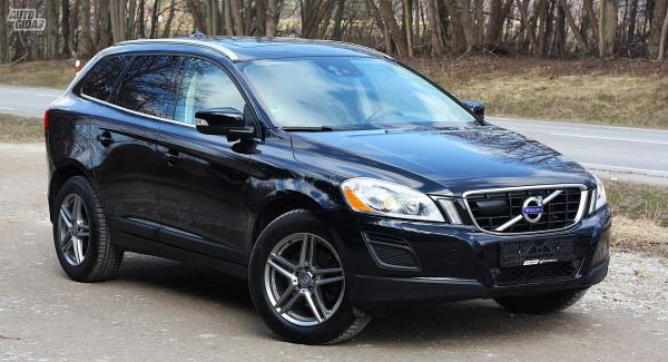 Black Volvo XC60 2012 in Petrikaiciai, with an engine capacity of 2.40 L and mileage of 351 thousand km for 9499 €, photo 2 on AUTOMOTO.COM.LV