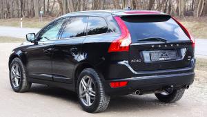 Black Volvo XC60 2012 in Petrikaiciai, with an engine capacity of 2.40 L and mileage of 351 thousand km for 9499 €, photo 9 on AUTOMOTO.COM.LV