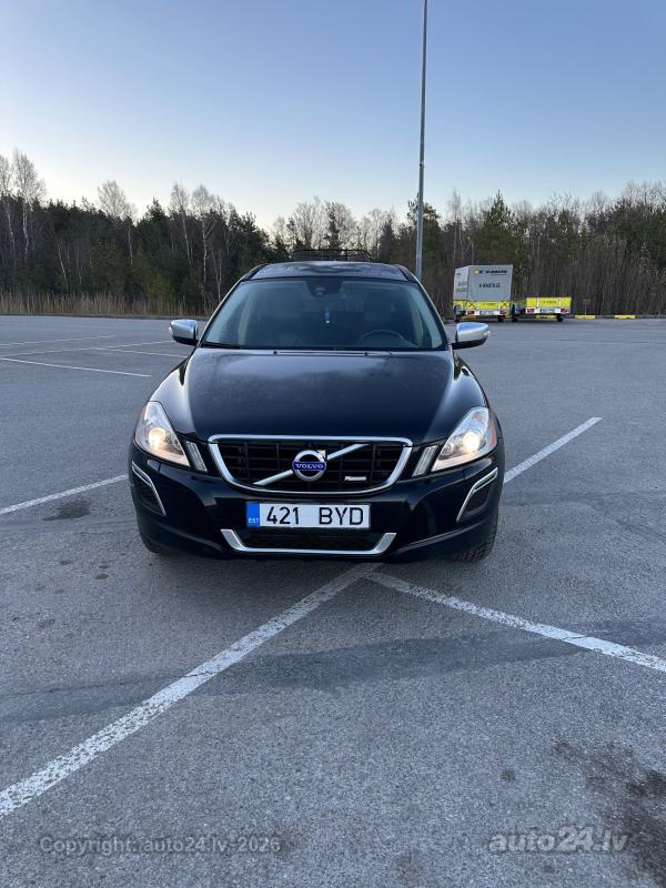 Black Volvo XC60 2012 in Kuressaare, with an engine capacity of 2.40 L and mileage of 242 thousand km for 12900 €, photo 1 on AUTOMOTO.COM.LV