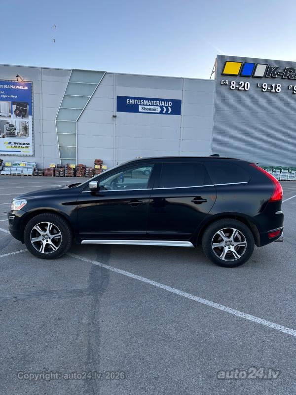Melns Volvo XC60 2012 Kuresāre, ar dzinēja tilpumu 2.40 L un nobraukumu 242 tūkst. km par 12900 €, foto 2 vietnē AUTOMOTO.COM.LV