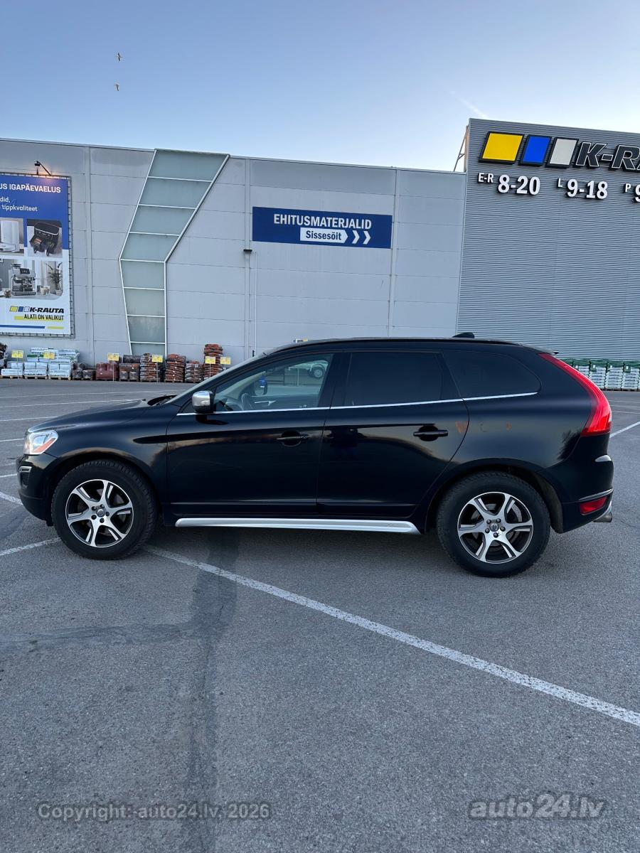 Melns Volvo XC60 2012 Kuresāre, ar dzinēja tilpumu 2.40 L un nobraukumu 242 tūkst. km par 12900 €, foto 3 vietnē AUTOMOTO.COM.LV