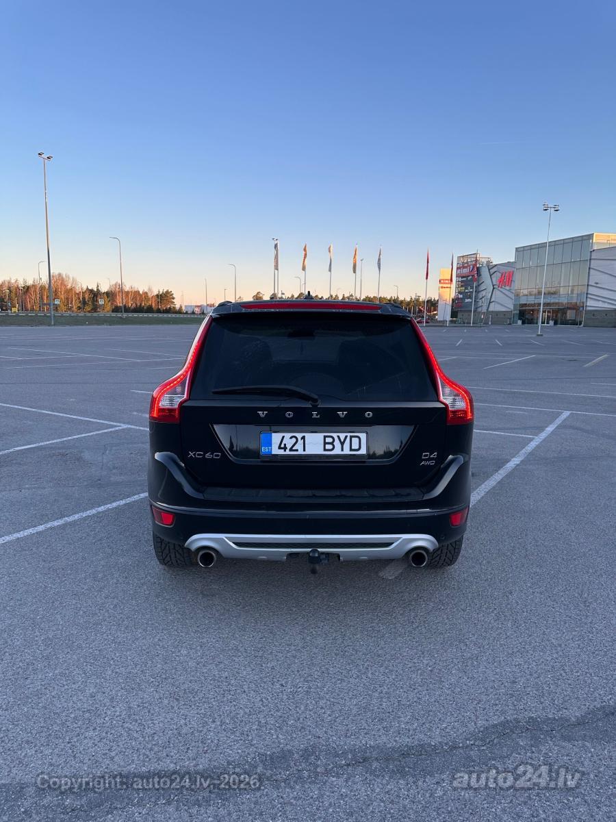 Melns Volvo XC60 2012 Kuresāre, ar dzinēja tilpumu 2.40 L un nobraukumu 242 tūkst. km par 12900 €, foto 5 vietnē AUTOMOTO.COM.LV