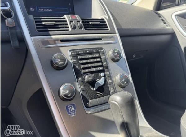 Melns Volvo XC60 2012 Kauņa, ar dzinēja tilpumu 2.00 L un nobraukumu 292 tūkst. km par 9350 €, foto 6 vietnē AUTOMOTO.COM.LV