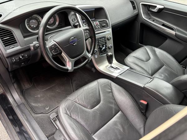 Black Volvo XC60 2012 in Kaunas, with an engine capacity of 2.00 L and mileage of 290 thousand km for 9150 €, photo 10 on AUTOMOTO.COM.LV