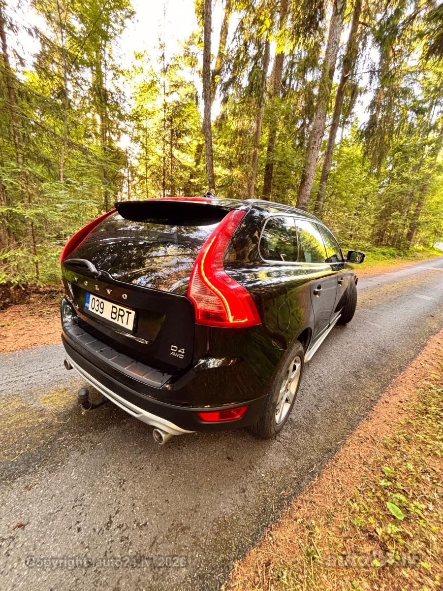 Black Volvo XC60 2012 in Tallinn, with an engine capacity of 2.40 L and mileage of 462 thousand km for 7500 €, photo 7 on AUTOMOTO.COM.LV