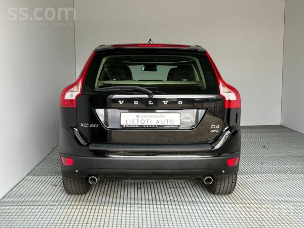 Melns Volvo XC60 2012 Rīga, ar dzinēja tilpumu 2.40 L un nobraukumu 208 tūkst. km par 10990 €, foto 4 vietnē AUTOMOTO.COM.LV