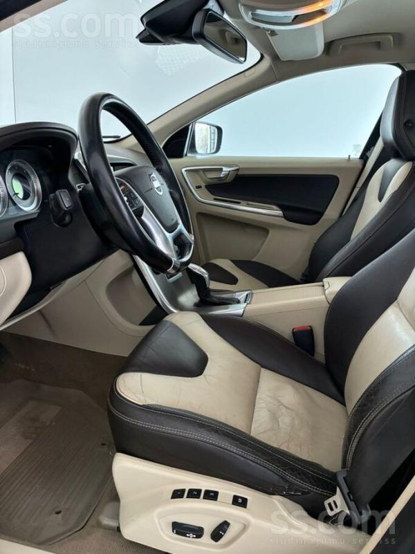 Melns Volvo XC60 2012 Rīga, ar dzinēja tilpumu 2.40 L un nobraukumu 208 tūkst. km par 10990 €, foto 9 vietnē AUTOMOTO.COM.LV