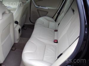 Black Volvo XC60 2012 in Riga, with an engine capacity of 2.40 L and mileage of 185 thousand km for 13000 €, photo 6 on AUTOMOTO.COM.LV