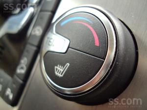 Black Volvo XC60 2012 in Riga, with an engine capacity of 2.40 L and mileage of 185 thousand km for 13000 €, photo 10 on AUTOMOTO.COM.LV