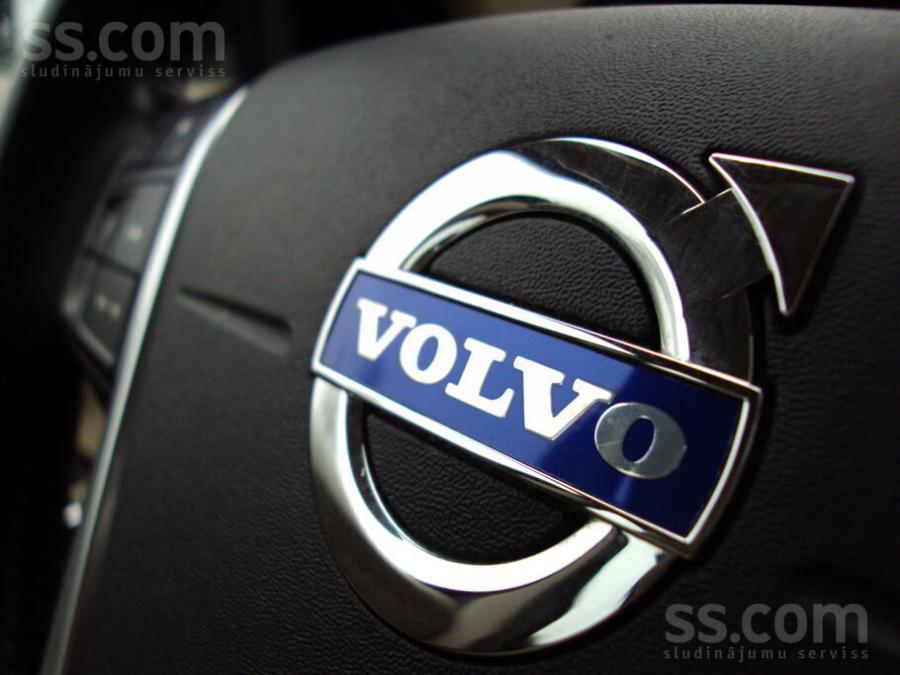 Black Volvo XC60 2012 in Riga, with an engine capacity of 2.40 L and mileage of 185 thousand km for 13000 €, photo 13 on AUTOMOTO.COM.LV