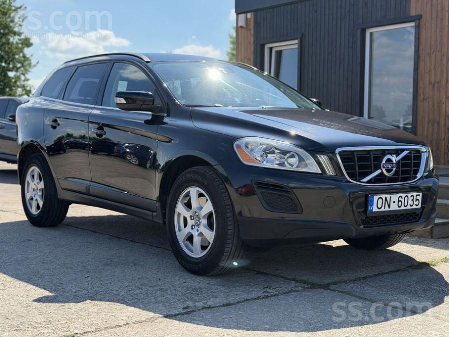 Melns Volvo XC60 2012 Rīga, ar dzinēja tilpumu 2.00 L un nobraukumu 344 tūkst. km par 8350 €, foto 1 vietnē AUTOMOTO.COM.LV