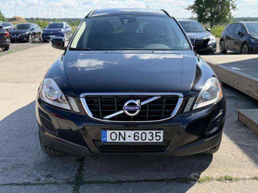 Melns Volvo XC60 2012 Rīga, ar dzinēja tilpumu 2.00 L un nobraukumu 344 tūkst. km par 8350 €, foto 3 vietnē AUTOMOTO.COM.LV