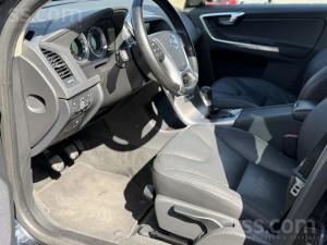 Melns Volvo XC60 2012 Rīga, ar dzinēja tilpumu 2.00 L un nobraukumu 344 tūkst. km par 8350 €, foto 5 vietnē AUTOMOTO.COM.LV