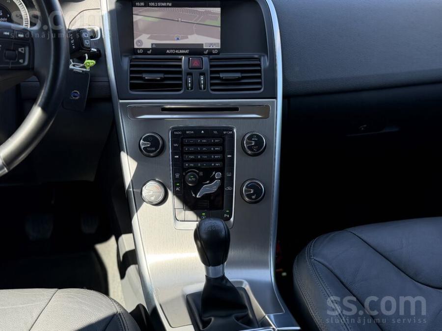 Melns Volvo XC60 2012 Rīga, ar dzinēja tilpumu 2.00 L un nobraukumu 344 tūkst. km par 8350 €, foto 9 vietnē AUTOMOTO.COM.LV