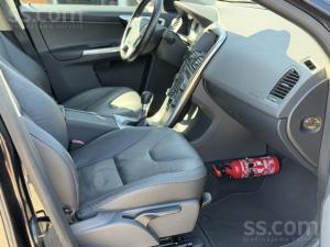 Melns Volvo XC60 2012 Rīga, ar dzinēja tilpumu 2.00 L un nobraukumu 344 tūkst. km par 8350 €, foto 12 vietnē AUTOMOTO.COM.LV
