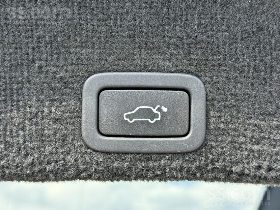 Melns Volvo XC60 2012 Rīga, ar dzinēja tilpumu 2.00 L un nobraukumu 344 tūkst. km par 8350 €, foto 16 vietnē AUTOMOTO.COM.LV