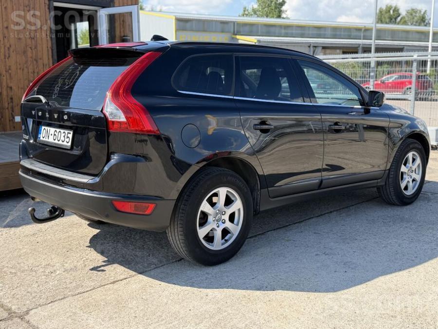 Melns Volvo XC60 2012 Rīga, ar dzinēja tilpumu 2.00 L un nobraukumu 344 tūkst. km par 8350 €, foto 21 vietnē AUTOMOTO.COM.LV