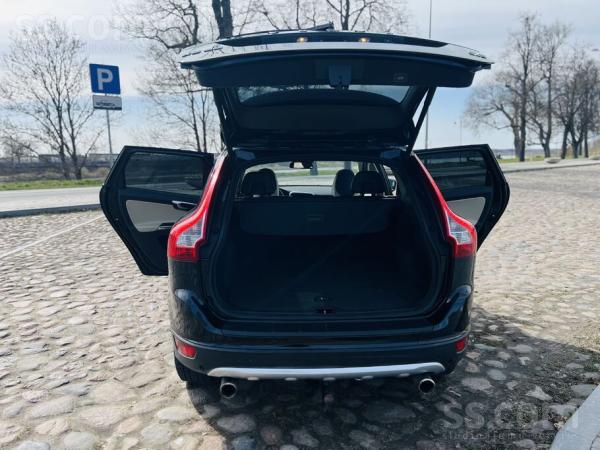 Black Volvo XC60 2012 in Daugavpils, with an engine capacity of 2.40 L and mileage of 272 thousand km for 9950 €, photo 6 on AUTOMOTO.COM.LV