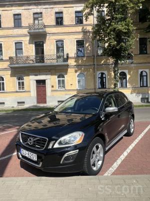 Melns Volvo XC60 2012 Daugavpils, ar dzinēja tilpumu 2.40 L un nobraukumu 272 tūkst. km par 9500 €, foto 4 vietnē AUTOMOTO.COM.LV