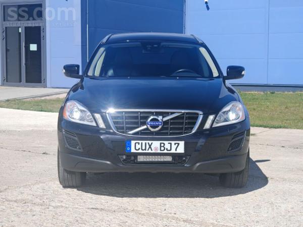 Melns Volvo XC60 2012 Rīga, ar dzinēja tilpumu 2.40 L un nobraukumu 350 tūkst. km par 7990 €, foto 4 vietnē AUTOMOTO.COM.LV