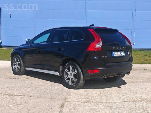 Melns Volvo XC60 2012 Rīga, ar dzinēja tilpumu 2.40 L un nobraukumu 350 tūkst. km par 7990 €, foto 8 vietnē AUTOMOTO.COM.LV